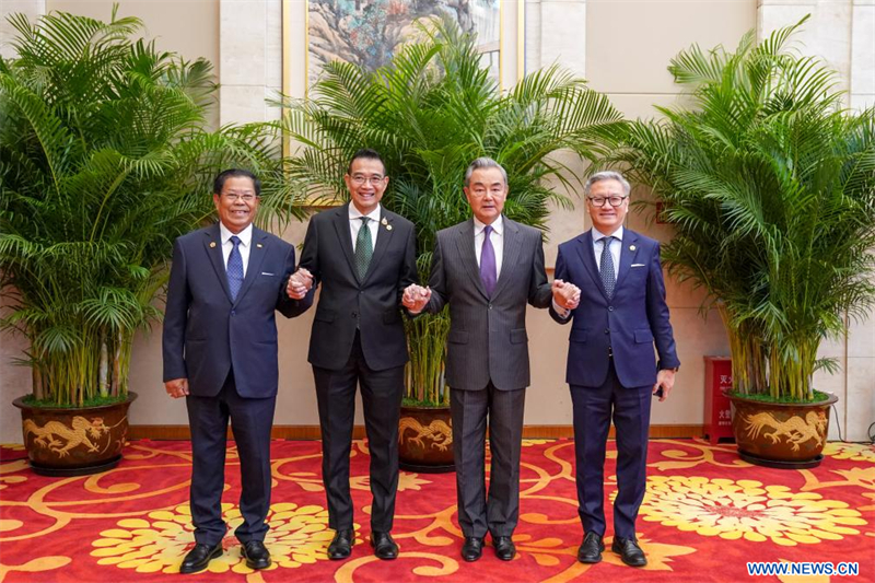 Les ministres des Affaires étrangères de Chine, du Laos, du Myanmar et de Thaïlande tiennent une ...